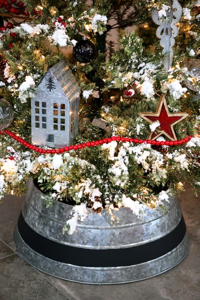 Farmhouse Christmas Tree with Cool Galvanized Tree Collar | Eighteen25
